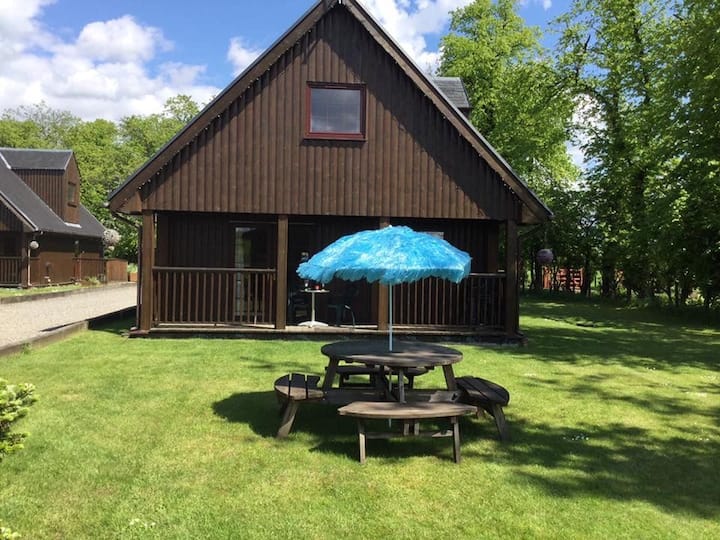 Lodge 2 - 3 Bedroom Lodge With Private Hot Tub - Gleneagles