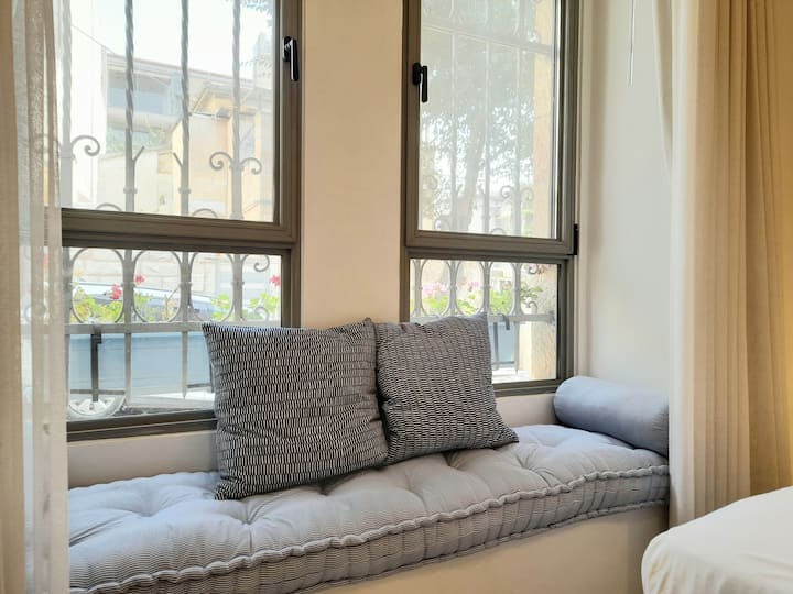 Nachlaot • Perfect Studio By Baraca Boutique - Jerusalem