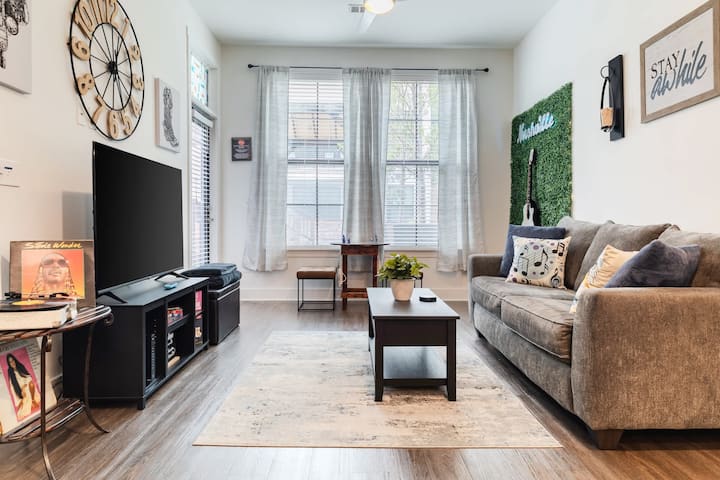 Downtown Cozy & Convenient Apt.  Free Parking - Nashville, TN