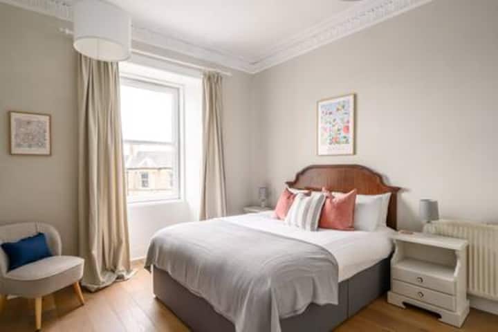 The New Town Lookout - Edinburgh