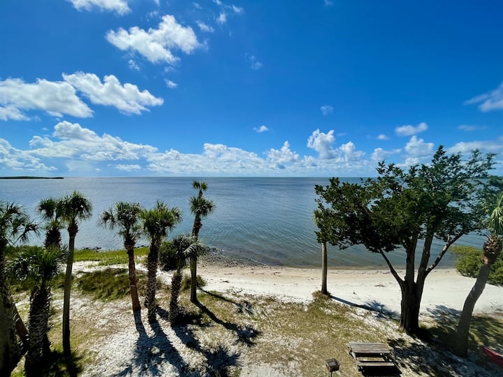 Fenimore Mill 5d - Open Water, Pool, Hot Tub! - Cedar Key, FL