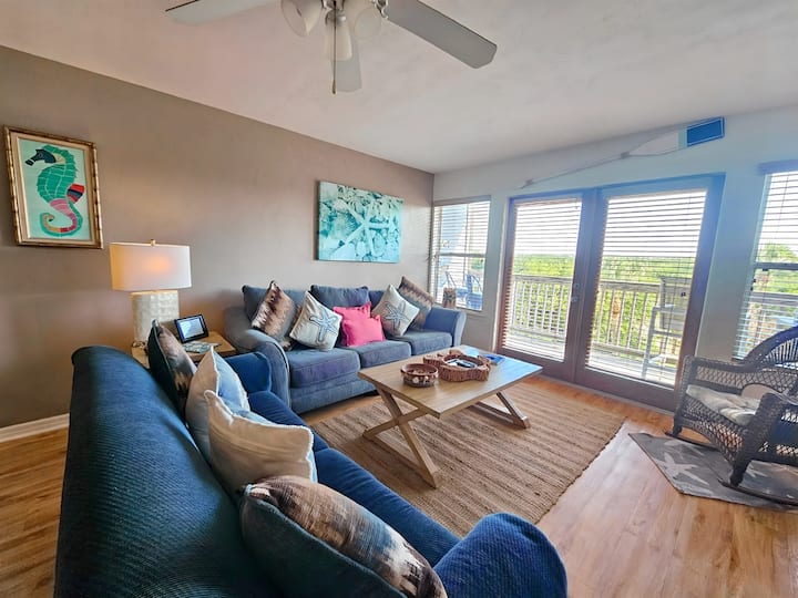 Fenimore Mill 7b - Pool, Hot Tub, Private Beach! - Cedar Key, FL