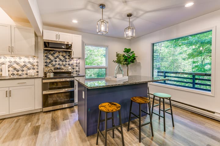 Modern Waynesville Cabin ~ 9 Mi To Lake Junaluska! - Maggie Valley, NC