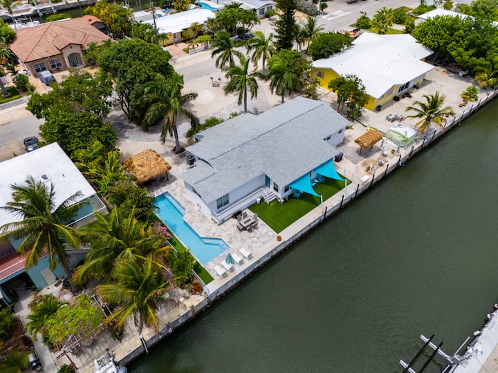 Sea Glass Dreams~ Waterfront Pool Home, 110' Dock - Florida Keys