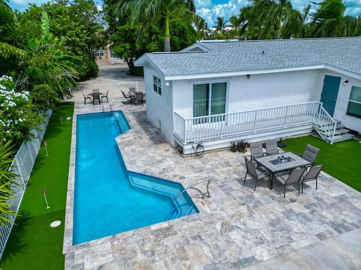 Sea Glass Dreams~ Waterfront Pool Home, 110' Dock - Marathon, FL