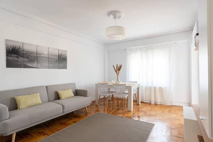 Surfer • By Wehomes  • Centro Y Playa Somo - Solares