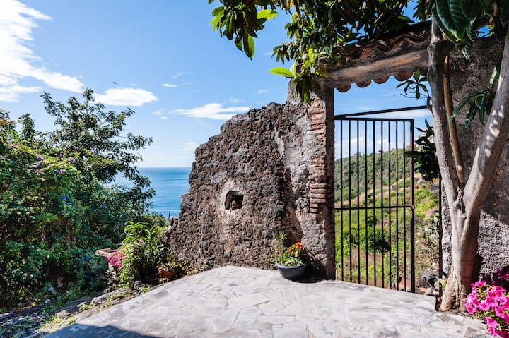 Wonderful Italy | Terra E Mare Apartment - Acireale