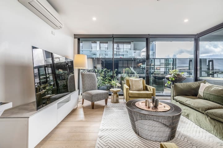 Riverside Stay • Desk & Huge Balcony Near Shopping - メルボルン