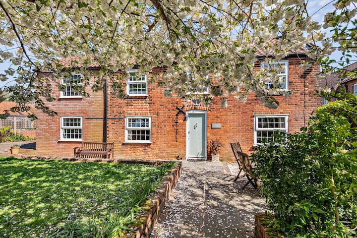 2 Bed In Holt (Oc-jp6352) - Holt
