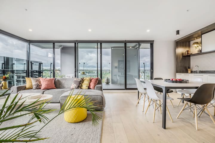 Riverside Glass 3br Penthouse Escape • 2 Car Parks - Bayside City