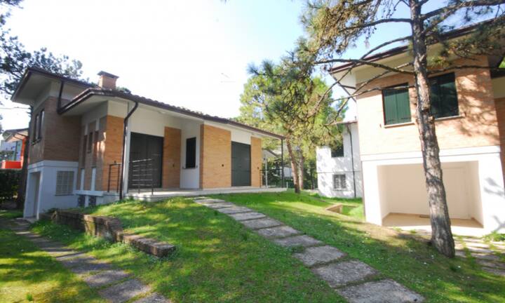 Villa De Rêve Green Retreat Avec Jardin - Beahost - Lignano Pineta