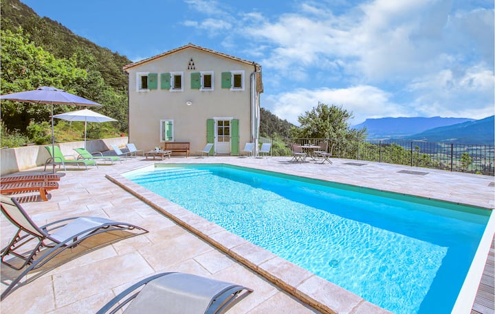 Beautiful Home In Die - Die