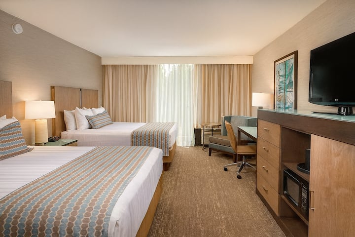 Family-friendly Hillside Retreat - Newport, OR