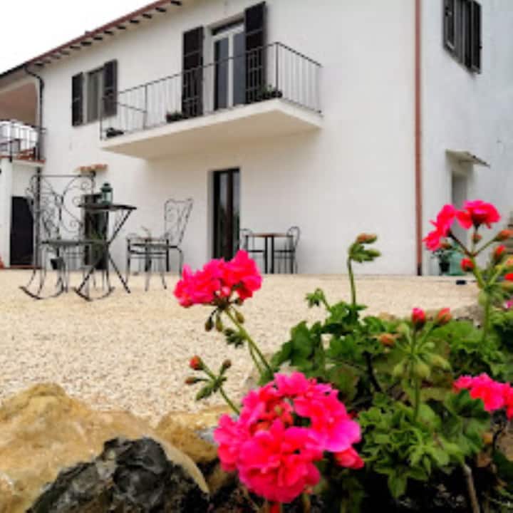 Agriturismo Podere Verdicchio - Camera Terra - Magliano in Toscana