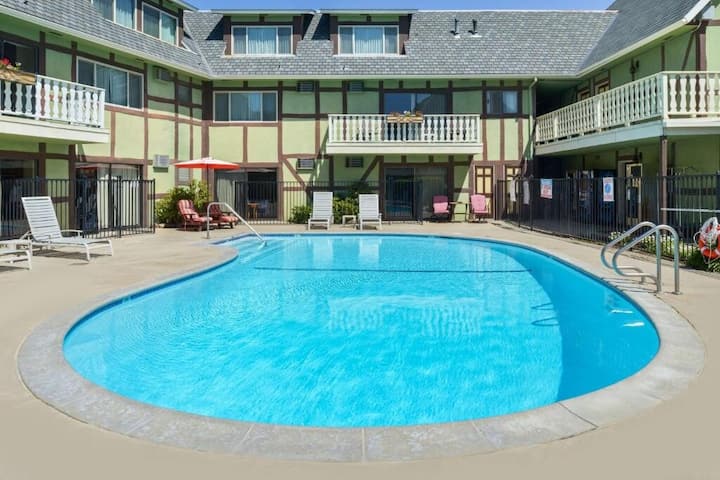 Quick Escape! 3 Comfortable Units, Pool, Parking! - Solvang, CA