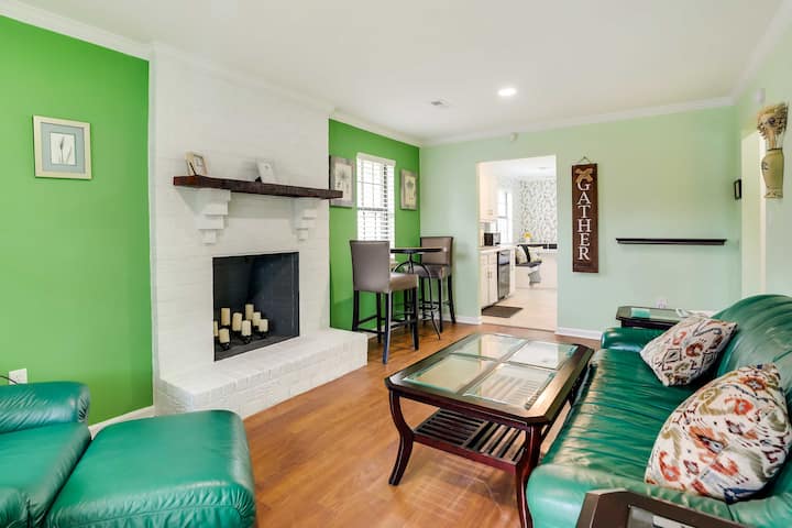 Vibrant North Charleston Duplex Near Airport! - North Charleston, SC