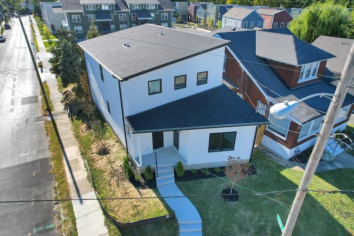 The Big Bourbon House - 2 Houses Side By Side - Kentucky