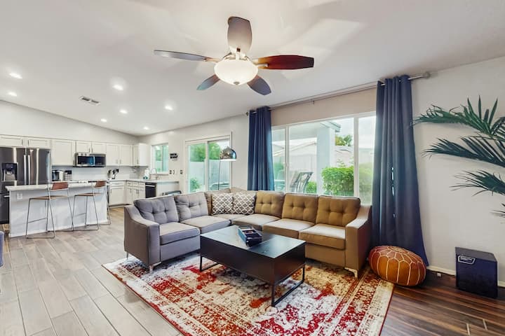 2br Home With Office, Enclosed Yard, Fireplace, Ac - Goodyear, AZ