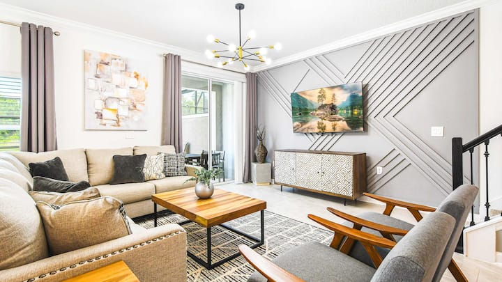 Frozen Castle & Star Wars Galaxy Home W/ Pool Near - Kissimmee