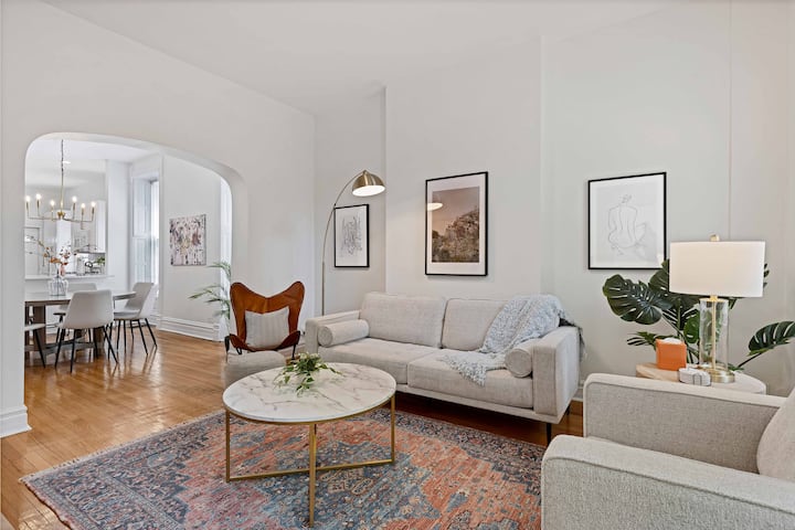 Newly Updated Vintage 6 Bedroom Single Family Home - Chicago