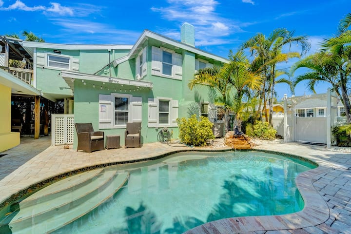 2br Near Beach With On-site Pool, Grill, & Deck - Bradenton Beach