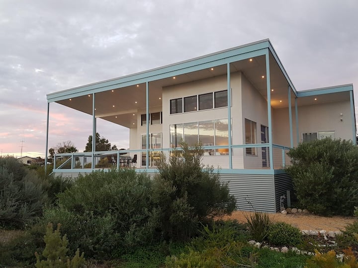 Coastal Retreat ~ Panoramic Views! - Minlaton