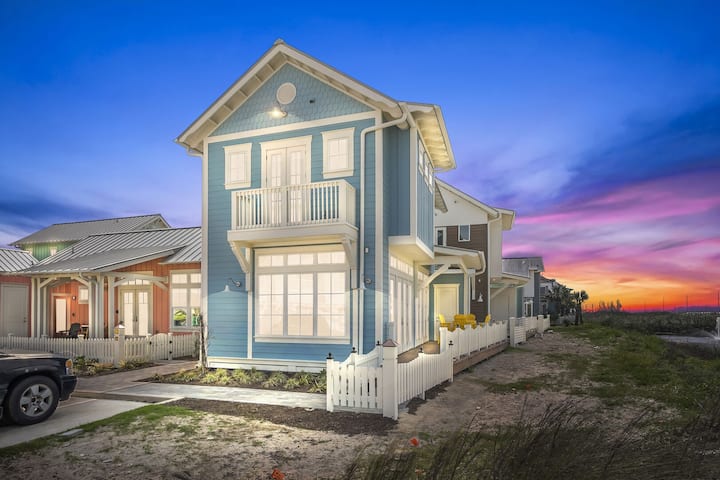 Resort Pools, Pet Friendly, Golf Cart Boardwalk - Port Aransas, TX
