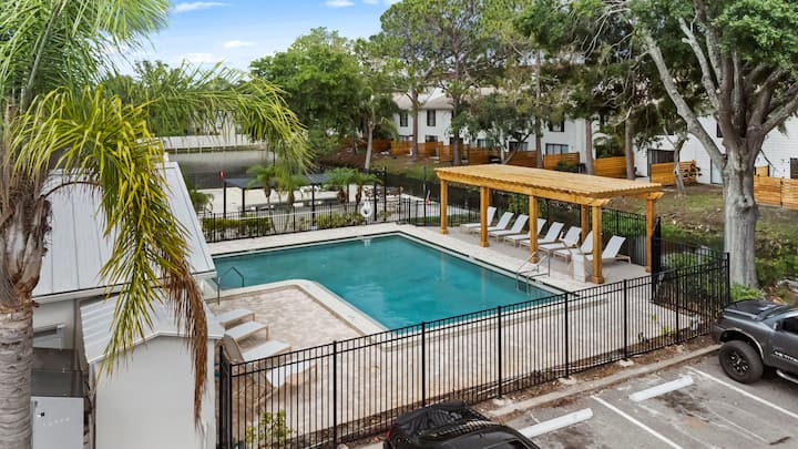 Cozy Townhome| Moffitt| Pool| Gym| Fast Wifi| 2b2b - タンパ, FL