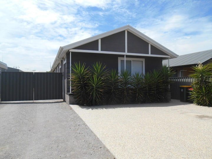 Stormbird Retreat -Walking Distance To Beach, Shop - Port Vincent
