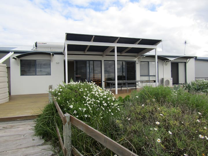 Bliss - Absolute Beachfront! - Edithburgh