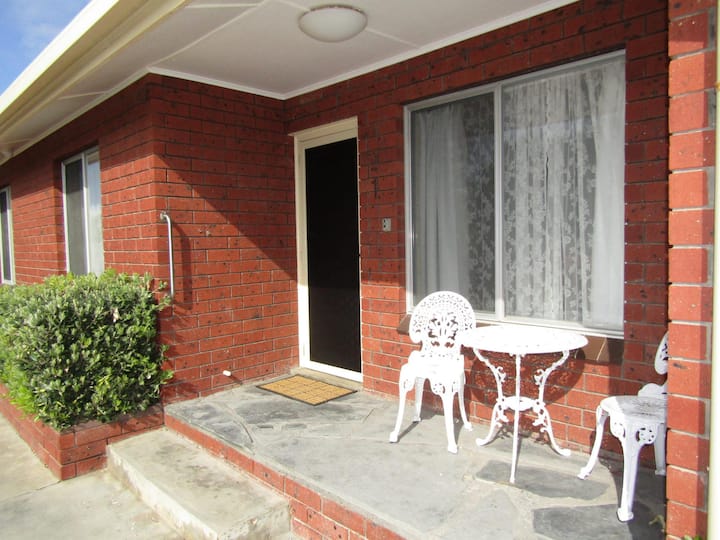 Clan Ranald Unit 1  ~  Short Walk To All Amenities - Edithburgh