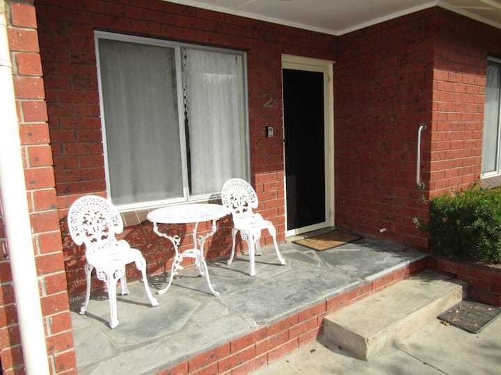 Clan Ranald Unit 2  ~  Short Walk To All Amenities - Edithburgh