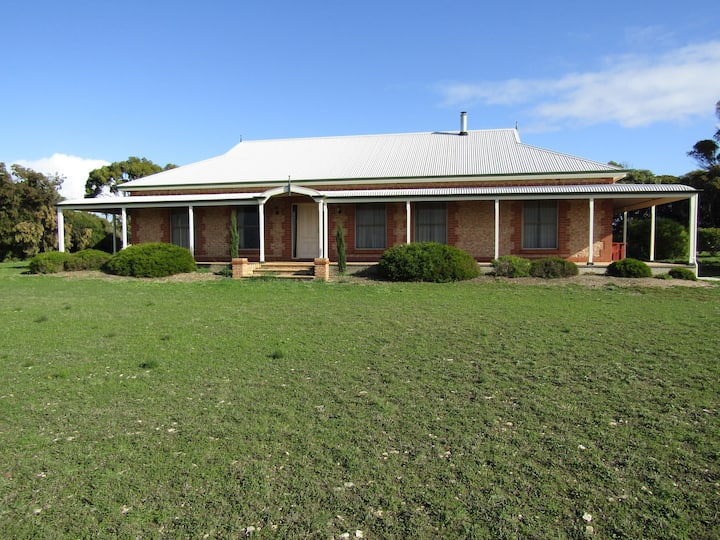 Country Comfort - 5 Bedroom Holiday Home With Sea - Edithburgh