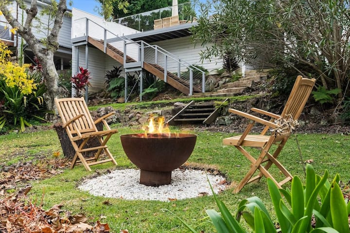 Hillside Hamptons Indoor Fire And Fire Pit - Terrigal