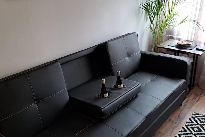 Apartment - Sleeps 4 - Pet Friendly - Parking - Troon