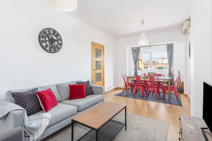 New, Stylish. Quiet & Next To Metro - Gavà