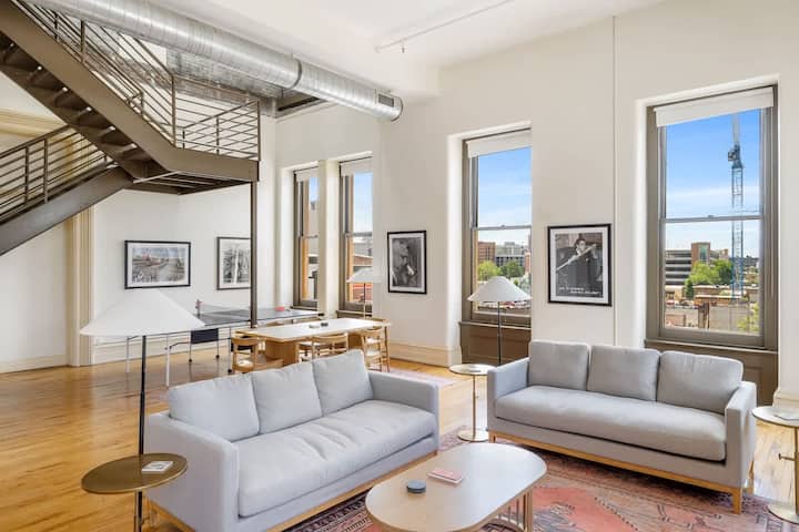 Huge Corner Loft In Historic Whiskey Row Lofts - New Albany, IN