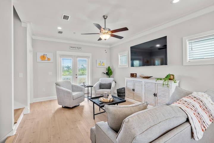 Dog Friendly|beach House| Beach Nearby|sleeps 9! - Orange Beach, AL