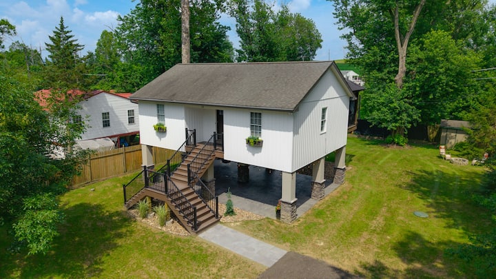 Creekside Cottage | Waterfront W/ Dock + Hot Tub! - Bethel, PA