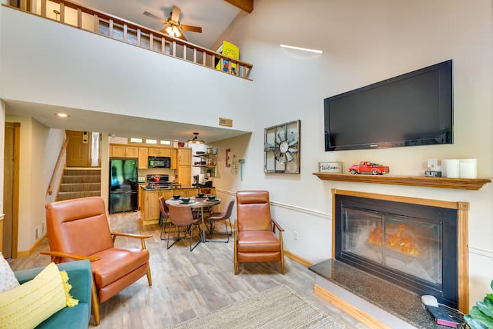 Updated Galena Retreat: Near Ski Area, Owners Club - Galena, IL
