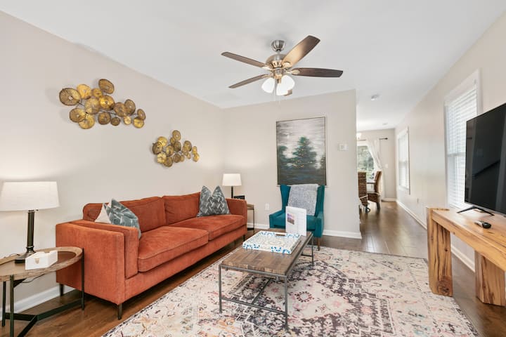 White Pine Sycamore By Avantstay | Near Downtown - Asheville, NC