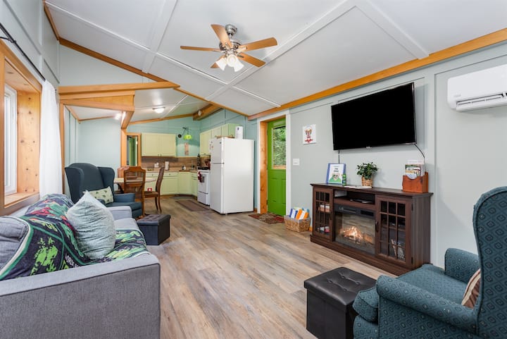 Frog Hollow At Hocking Vacations - New Plymouth, OH