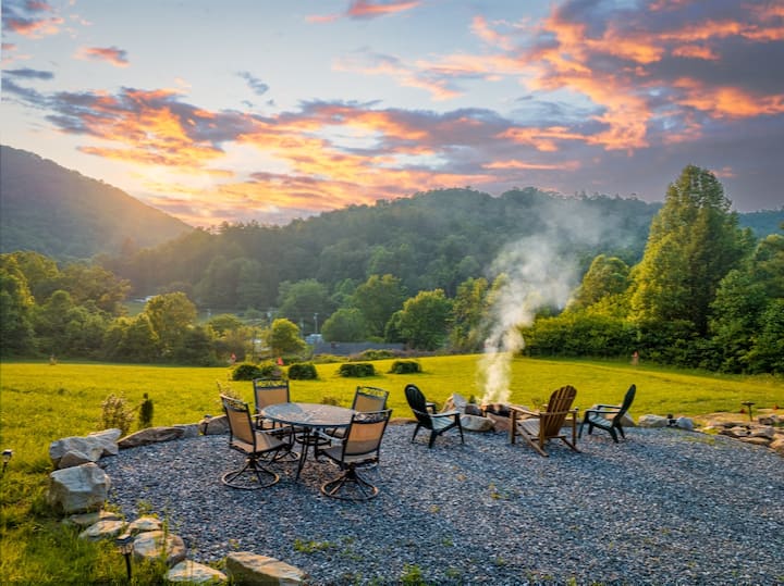 Hidden & Cozy Mountain Gem ~ Tail Of The Dragon! - Robbinsville, NC