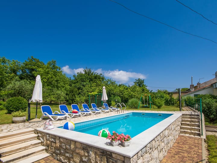 Family-friendly Villa With Private Pool - Labin
