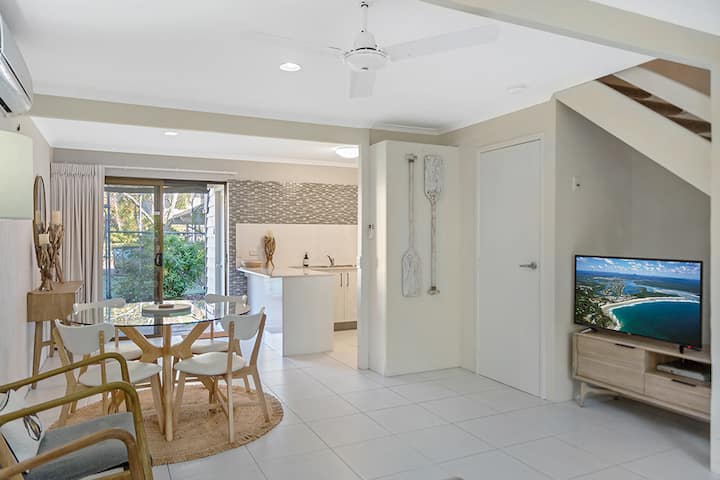 Noosa Coastal Style Townhouse - Noosaville