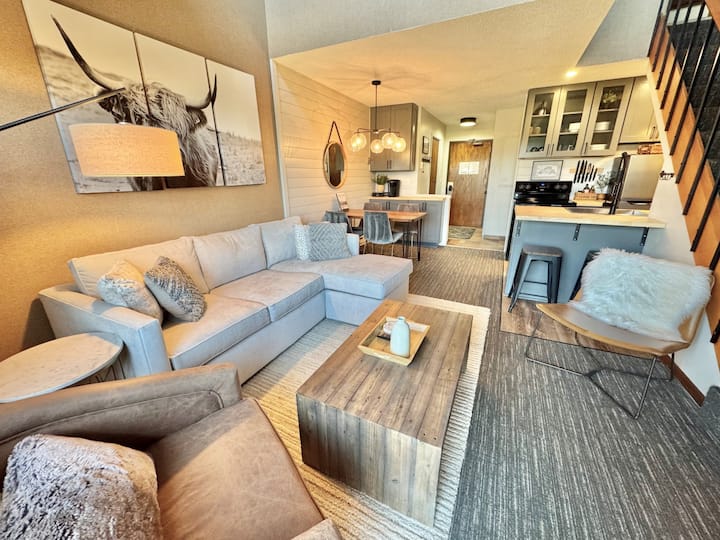 Ski-in/ski-out 1br+loft | Moose Mtn Views | Pool - Lutsen, MN