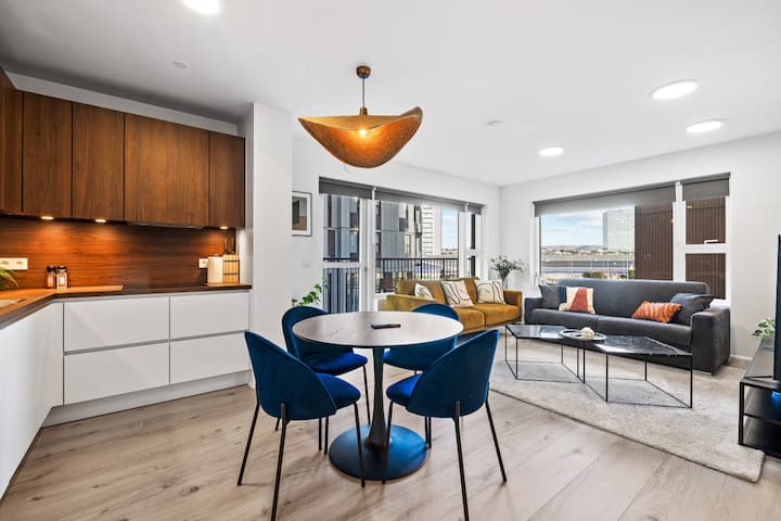 New Apt. Near Smáralind Mall With Private Parking - Reykjavík
