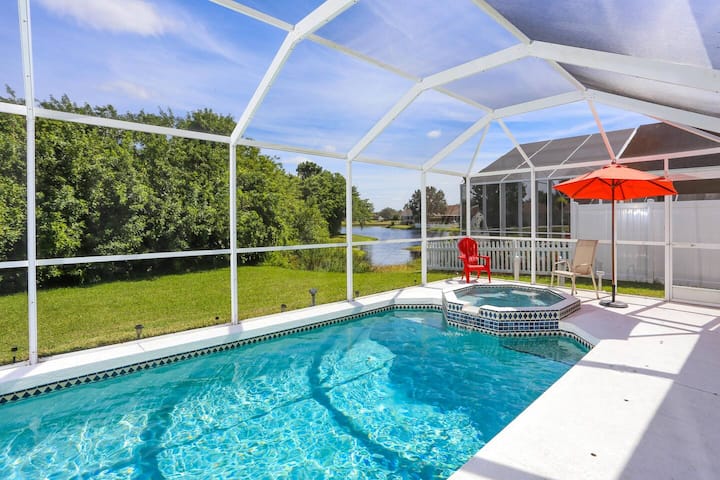 Villa Coquina - Lakeview Villa With Hot Tub - Bradenton, FL