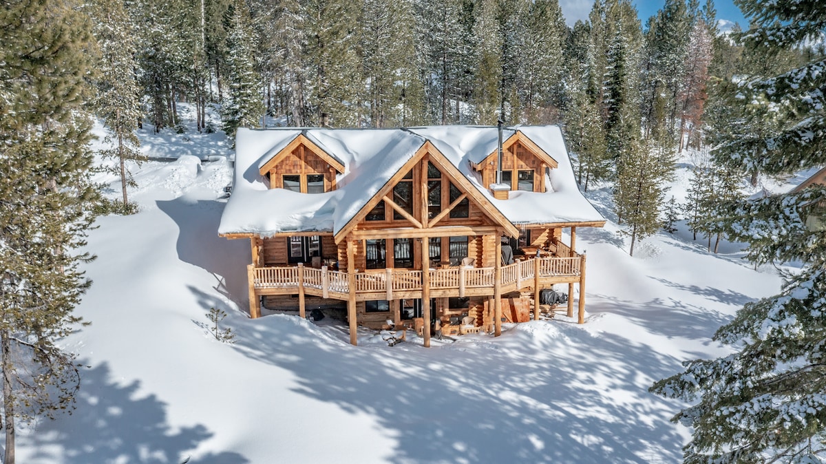 Red Cone Lodge - Odell Suite - Bed and breakfasts for Rent in Crescent ...