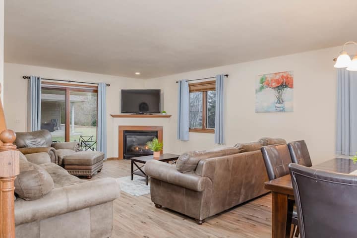 Gateway Getaway - Minutes From Airport And Mall - Greenville, WI